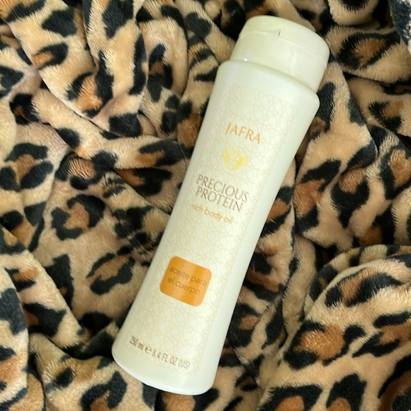JAFRA | Bath & Body | Jafra Precious Protein Body Oil | Poshmark